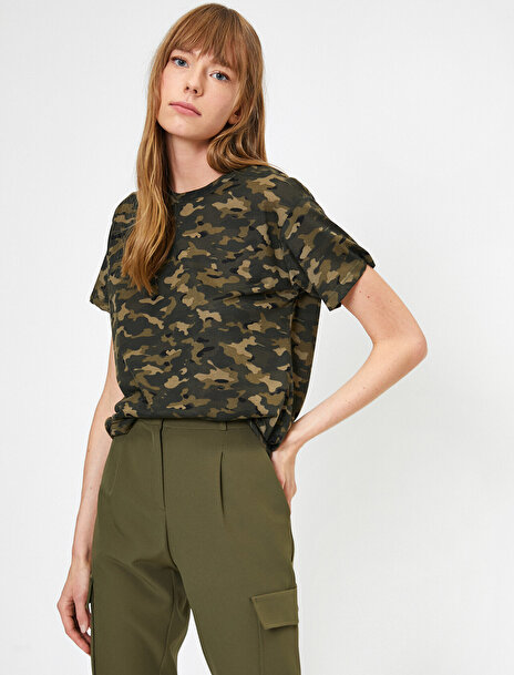 Koton Kadın Kamuflaj Desenli T-Shirt