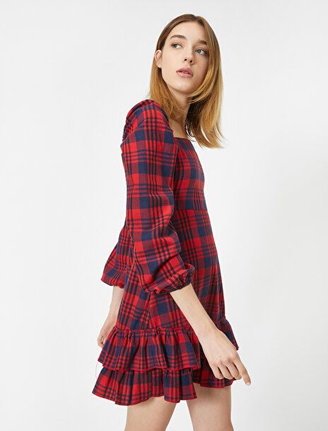 Koton Kadın U Yaka Kareli Uzun Kollu Fırfır Detaylı Midi Elbise Koton Kadın U Yaka Kareli Uzun Kollu Fırfır Detaylı Midi Elbise