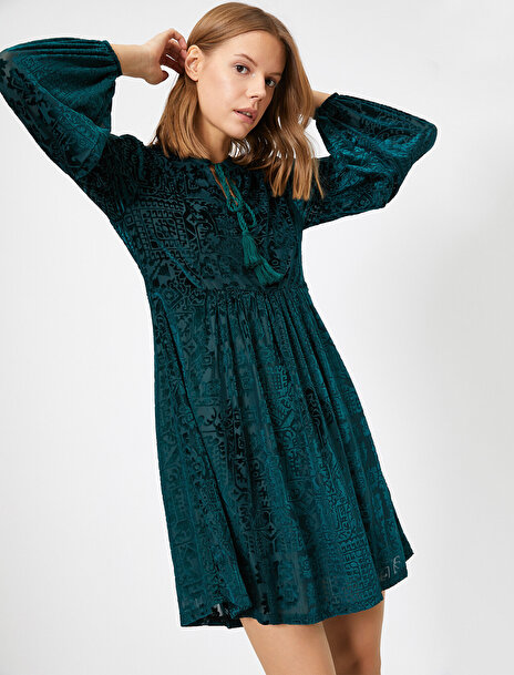 Koton Kadın Kadife Desenli Mini Elbise