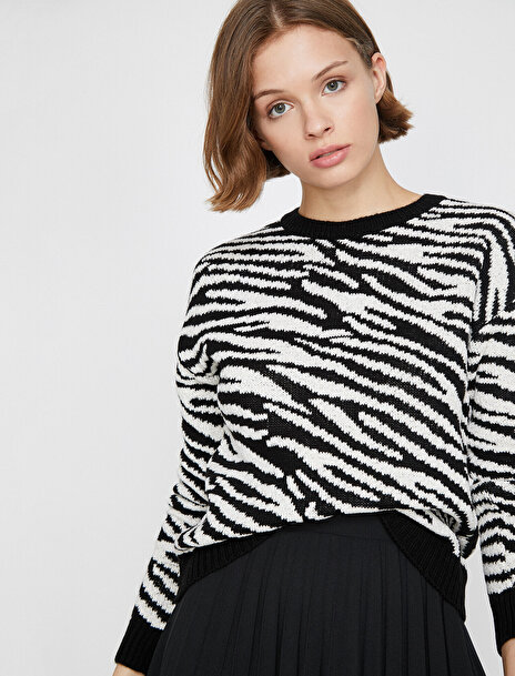 Koton Kadın Zebra Desenli Triko Kazak