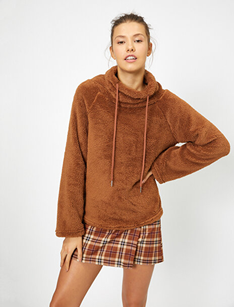Koton Kadın Yüksek Yaka Peluş Sweatshirt Koton Kadın Yüksek Yaka Peluş Sweatshirt