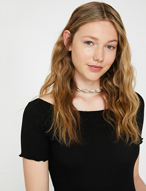 Koton Kadın Oyuk Yaka T-Shirt