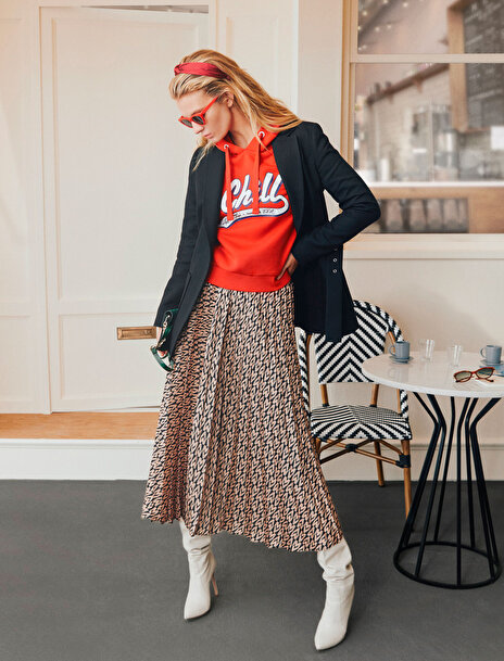 Koton Kadın Skirtly Yours Styled by Melis Ağazat - Kapüşonlu Sweatshirt Koton Kadın Skirtly Yours Styled by Melis Ağazat - Kapüşonlu Sweatshirt