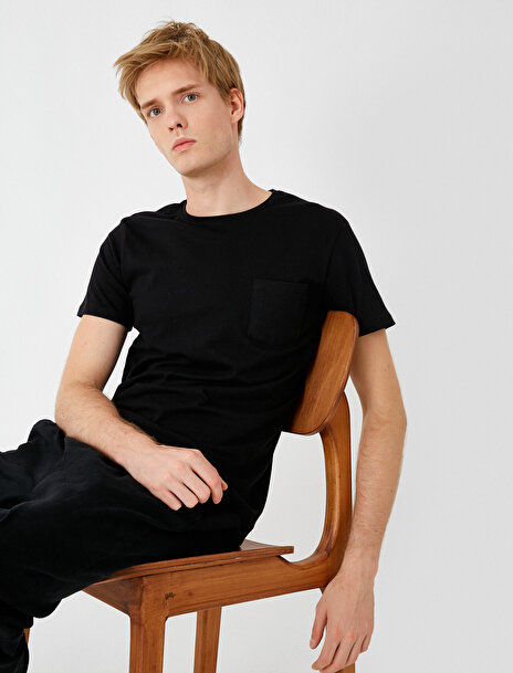 Koton Erkek Basic Pamuklu Bisiklet Yaka Cepli Kısa Kollu Tişört Koton Erkek Basic Pamuklu Bisiklet Yaka Cepli Kısa Kollu Tişört