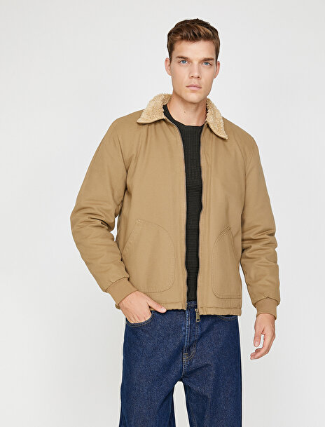 Koton Erkek Yakası Suni Kürk Detaylı Mont Koton Erkek Yakası Suni Kürk Detaylı Mont