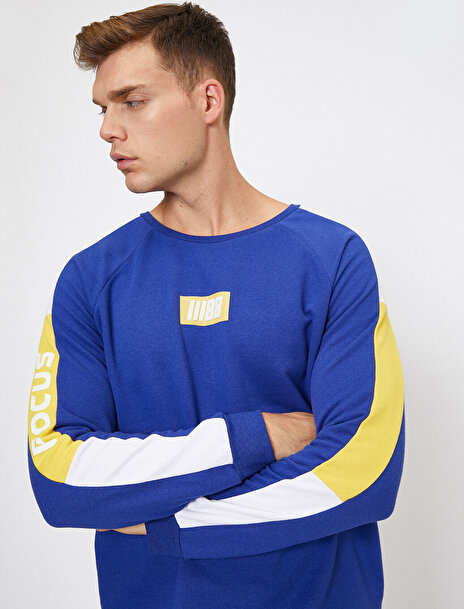 Koton Erkek Bisiklet Yaka Kolu Bloklu Baskılı Sweatshirt