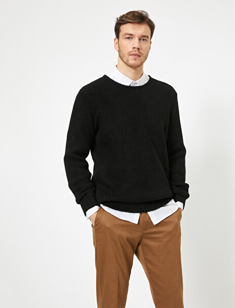 Koton Erkek Bisiklet Yaka Yumuşak Tuşeli Slim Fit Triko Kazak Koton Erkek Bisiklet Yaka Yumuşak Tuşeli Slim Fit Triko Kazak