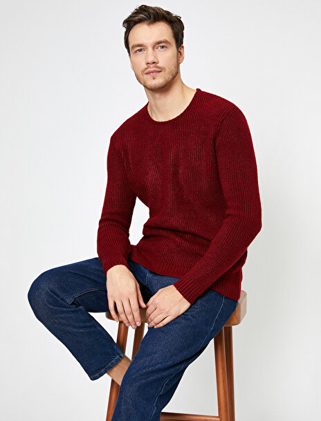 Koton Erkek Bisiklet Yaka Yumuşak Tuşeli Slim Fit Triko Kazak Koton Erkek Bisiklet Yaka Yumuşak Tuşeli Slim Fit Triko Kazak