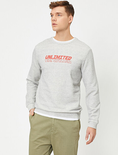 Koton Erkek Bisiklet Yaka Yazılı Baskılı Slim Fit Kazak