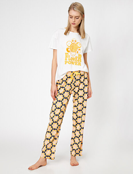 Koton Kadın Powerpuff Girls Lisanslı Yazılı Baskılı Pijama Seti Koton Kadın Powerpuff Girls Lisanslı Yazılı Baskılı Pijama Seti