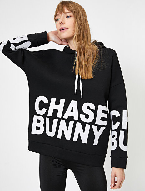 Koton Kadın Kapüşonlu Yazı Basklı Uzun Kollu Sweatshirt Koton Kadın Kapüşonlu Yazı Basklı Uzun Kollu Sweatshirt