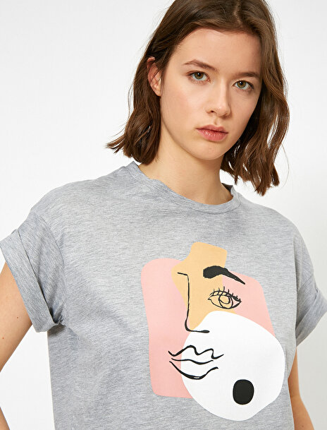 Koton Kadın Bisiklet Yaka Karikatür Baskılı Kısa Kollu Tshirt Koton Kadın Bisiklet Yaka Karikatür Baskılı Kısa Kollu Tshirt