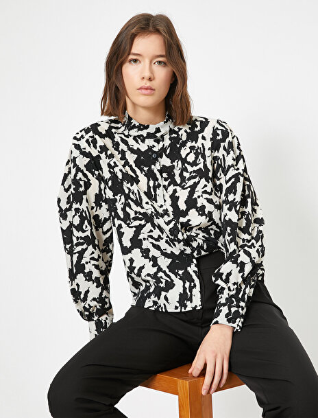 Koton Kadın Yüksek Yaka Zebra Desenli Uzun Kollu Gömlek Koton Kadın Yüksek Yaka Zebra Desenli Uzun Kollu Gömlek