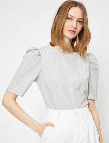 Koton Kadın Bisiklet Yaka Omuz Pili Detaylı Kısa Kollu Tişört