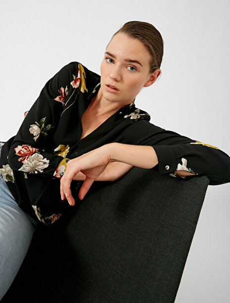 Koton Kadın V Yaka Uzun Kollu Çiçek Baskılı Wrap Bluz Koton Kadın V Yaka Uzun Kollu Çiçek Baskılı Wrap Bluz