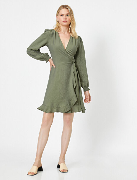 Koton Kadın Kruvaze Fırfır Detaylı Bel Bağlamalı Mini Elbise Koton Kadın Kruvaze Fırfır Detaylı Bel Bağlamalı Mini Elbise