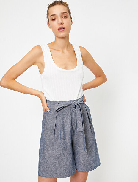 Koton Kadın Yüksek Bel Kemerli Rahat Kesim Şort