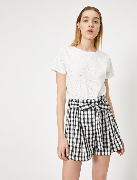 Koton Kadın Kareli Yüksek Bel Bağlama Detaylı Dokuma Şort Koton Kadın Kareli Yüksek Bel Bağlama Detaylı Dokuma Şort