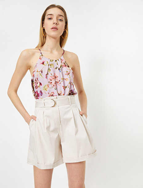 Koton Kadın Kemer Detaylı Yüksek Bel Pamuklu Şort Koton Kadın Kemer Detaylı Yüksek Bel Pamuklu Şort