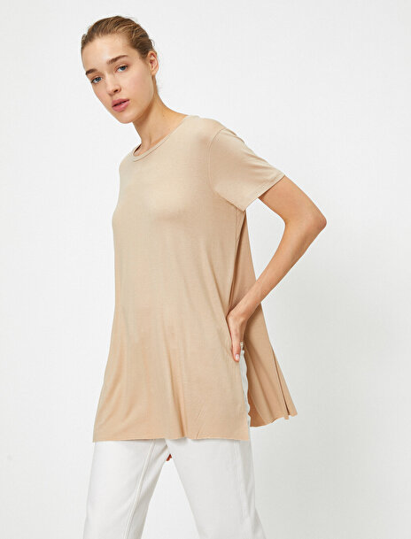 Koton Kadın Yırtmaç Detaylı Bol Kesim Tişört