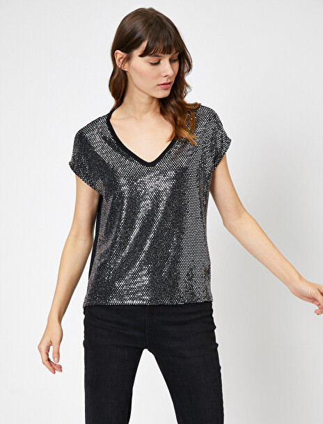 Koton Kadın Parlak Kumaşlı V Yaka Tişört