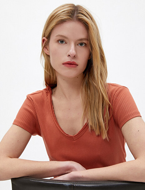 Koton Kadın V Yaka Ribana Tişört