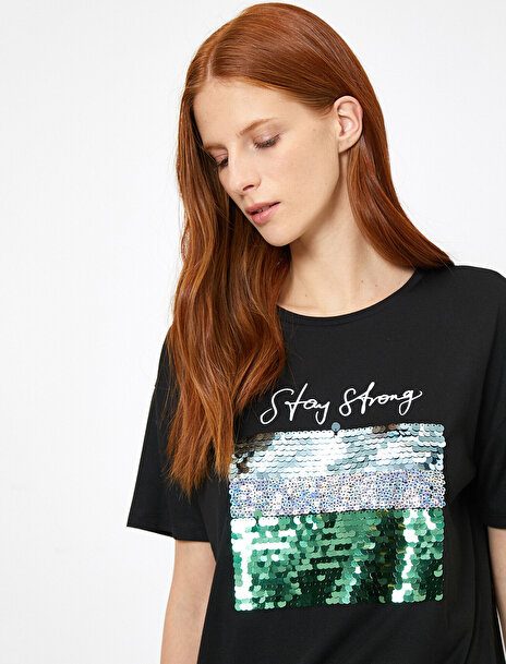 Koton Kadın Pul Payet Slogan Detaylı Bisiklet Yaka Tişört