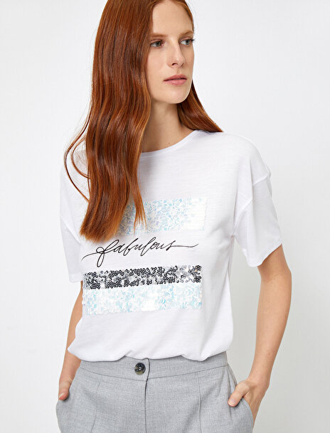 Koton Kadın Pul Payet Detaylı Geniş Kalıp Bisiklet Yaka Tişört