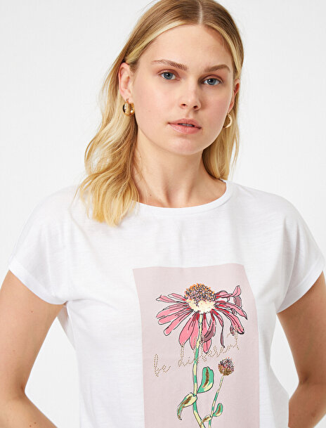 Koton Kadın Bisiklet Yaka Desenli Rahat Kesim Tişört