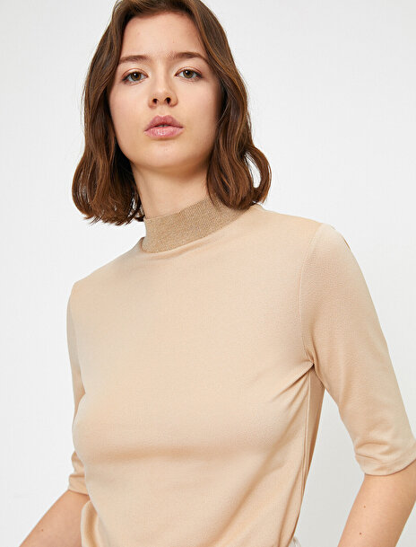 Koton Kadın Parlak Yaka Detaylı Kısa Kollu Tişört