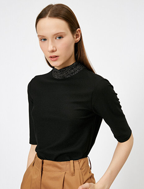 Koton Kadın Parlak Yaka Detaylı Kısa Kollu Tişört