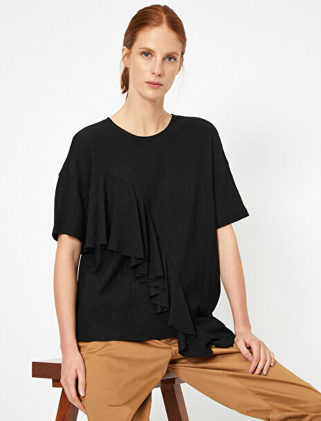 Koton Kadın Volan Detaylı Dokulu Tişört
