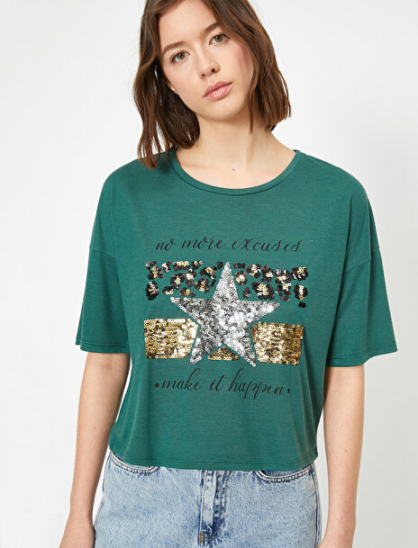 Koton Kadın Pul Detaylı Yazı Baskılı Bisiklet Yaka Standart Kalıp Tişört