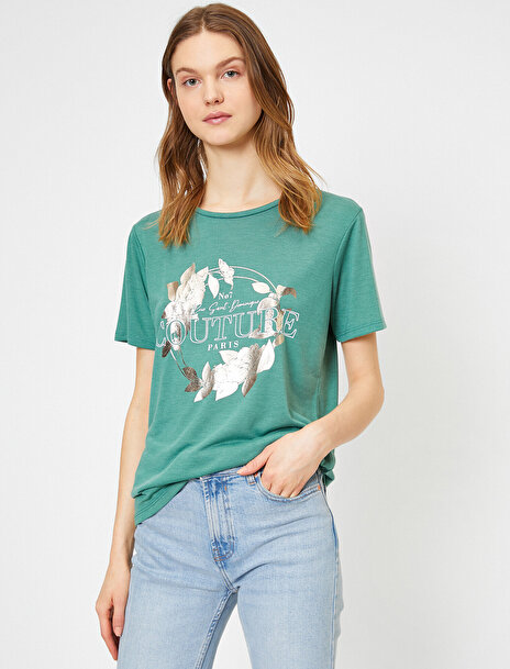 Koton Kadın Çiçek Desenli Varaklı Standart Kalıp Bisiklet Yaka Tişört