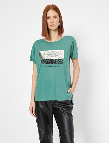 Koton Kadın Parlak Baskı Detaylı Kısa Kollu Tişört