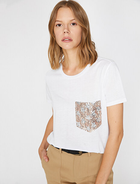 Koton Kadın Pullu Cep Detaylı Bisiklet Yaka Standart Kalıp Tişört