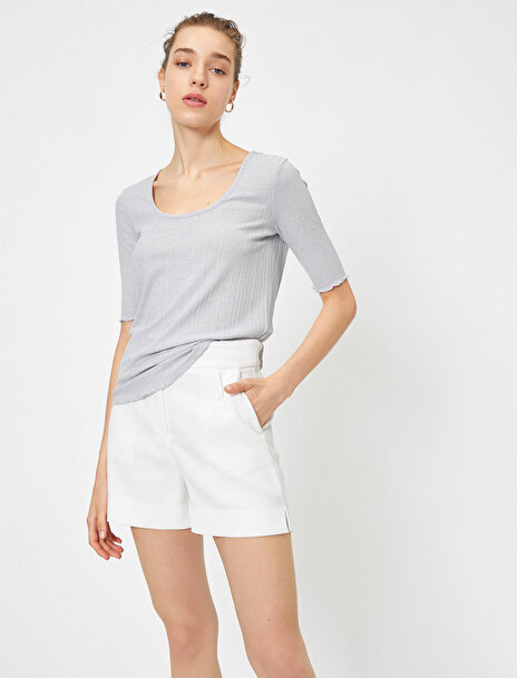 Koton Kadın Oyuk Yaka Kısa Kollu Fırfır Detaylı Tişört