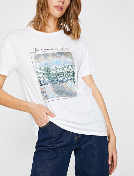 Koton Kadın Pul Payet Detaylı Geniş Kalıp Bisiklet Yaka Tişört