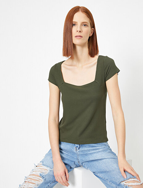 Koton Kadın Kare Yaka Dar Kesim Tişört