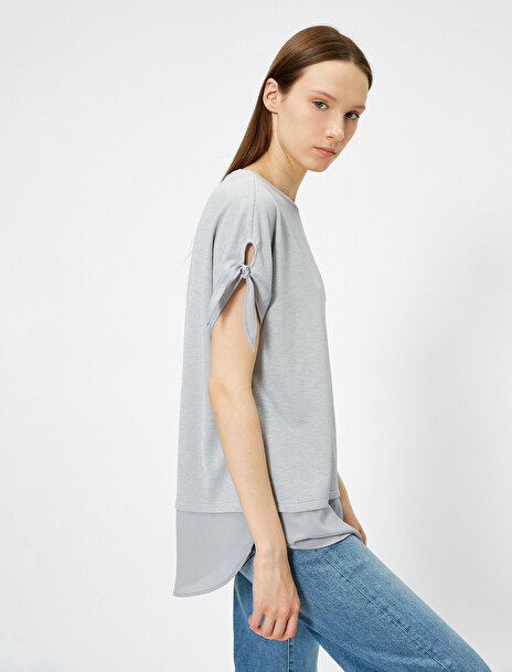 Koton Kadın Kol ve Etek Ucu Detaylı Bisiklet Yaka Tişört