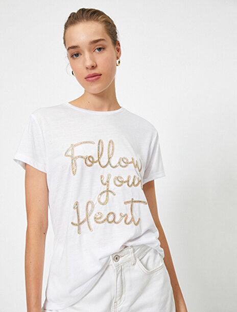 Koton Kadın Bisiklet Yaka Kısa Kollu Pullu Yazılı Tişört