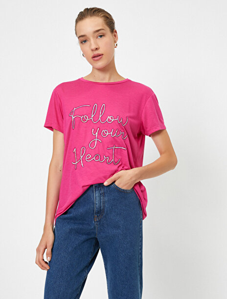 Koton Kadın Bisiklet Yaka Kısa Kollu Pullu Yazılı Tişört