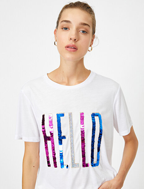 Koton Kadın Bisiklet Yaka Kısa Kollu Pullu Yazılı Tişört