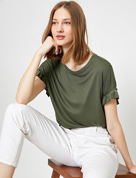 Koton Kadın Kolları Fırfır Detaylı Kısa Kollu Tişört