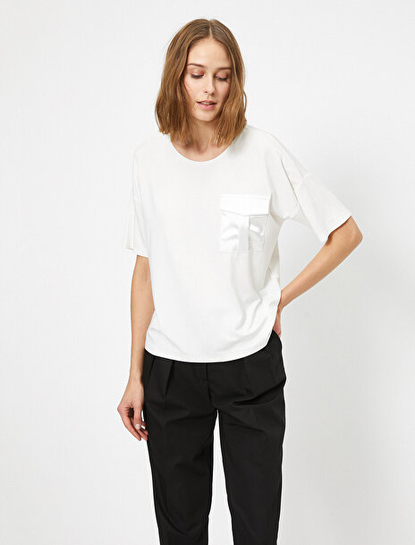 Koton Kadın Saten Cep Detaylı Kısa Kollu Tişört