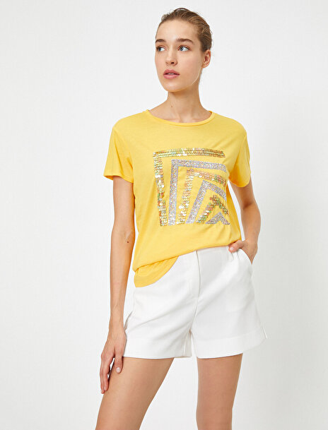 Koton Kadın Pul Payet Detaylı Bisiklet Yaka Tişört