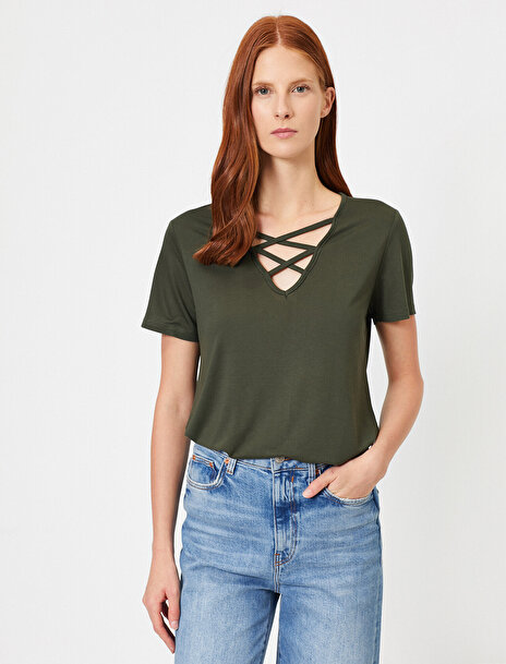 Koton Kadın Çapraz Bağ Detaylı V Yaka Tişört