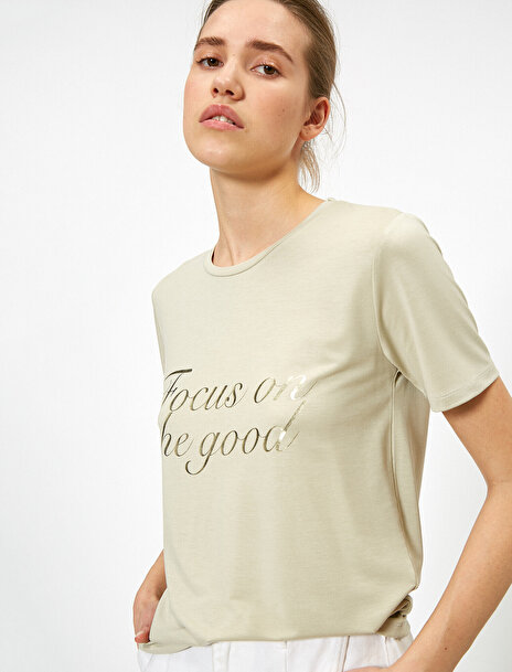 Koton Kadın Slogan Varak Baskılı Standart Kalıp Bisiklet Yaka Tişört Koton Kadın Slogan Varak Baskılı Standart Kalıp Bisiklet Yaka Tişört