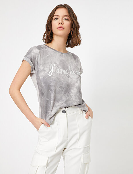 Koton Kadın Batik Görünümlü Baskılı Standart Kalıp Bisiklet Yaka Tişört