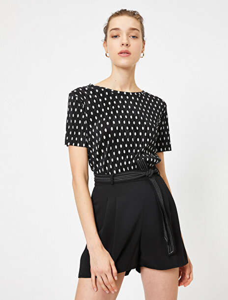 Koton Kadın Bisiklet Yaka Kısa Kollu Puantiyeli Tişört